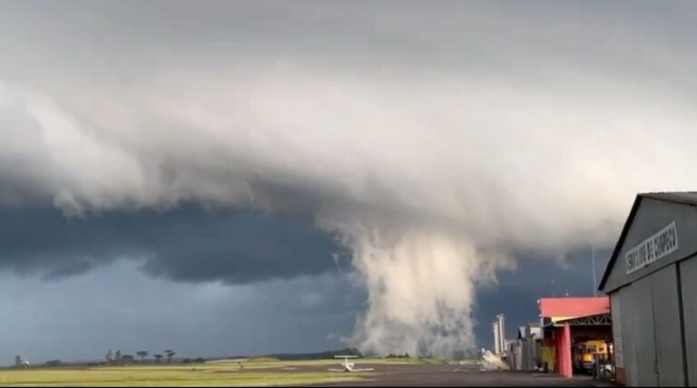 Vídeo: Saiba o que é Scud Cloud, a nuvem diferentona que assustou SC ...